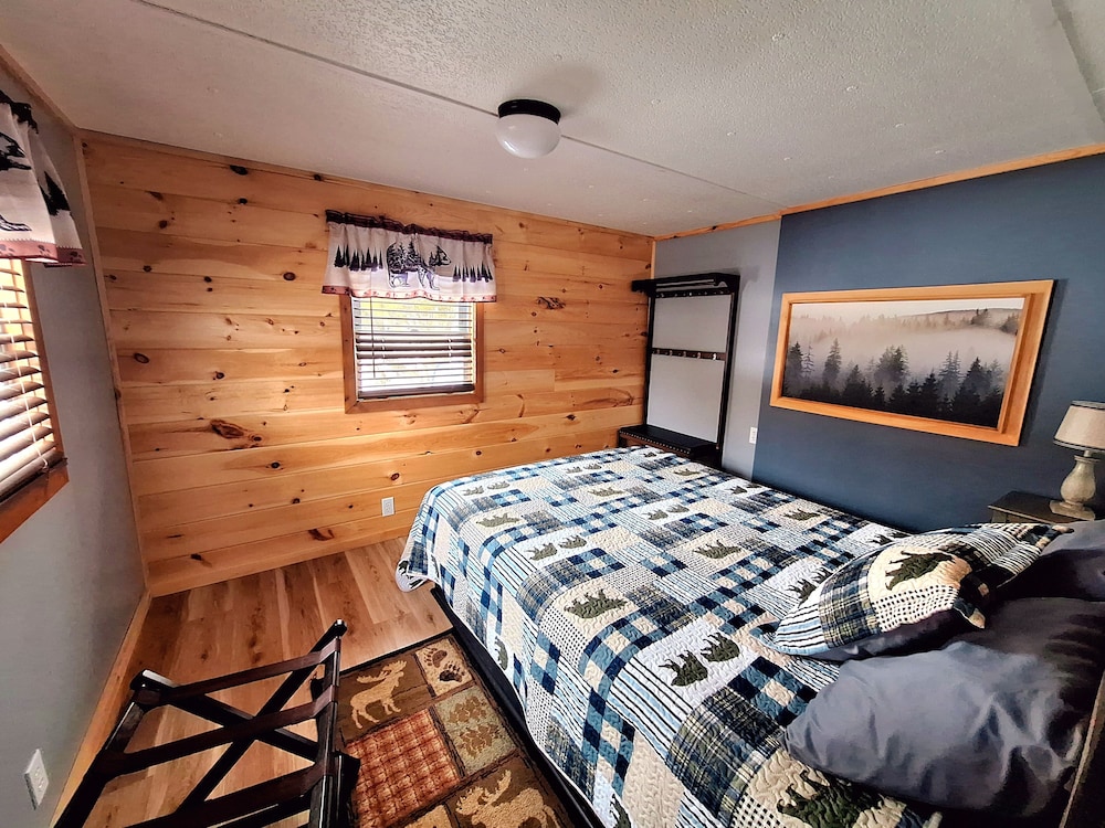 Cozy Adirondack Retreat Sleeps 5, 3 Miles To Gore Skiing, Hiking, Rafting - Gore Mountain, NY