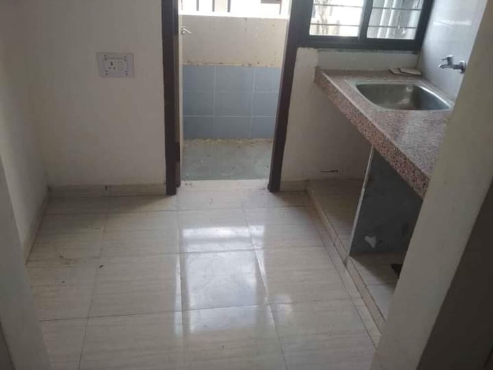 1room & Kitchen With Small Balcony, Full Of Sunlight & Wind - 