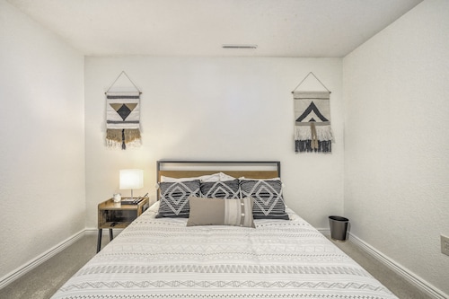 ☀Family Friendly☀ Hot Tub ☀ Near Park & Trails - Manitou Springs, CO