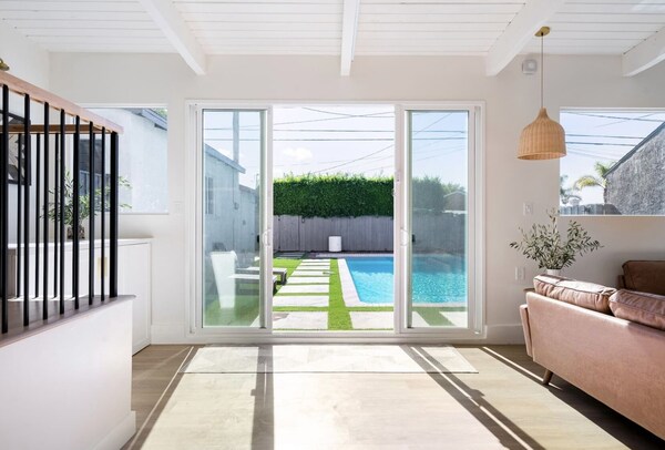 Stylish & Modern La Family Retreat With Heated Pool Near Lax  Dog Friendly! - Ladera Heights, CA