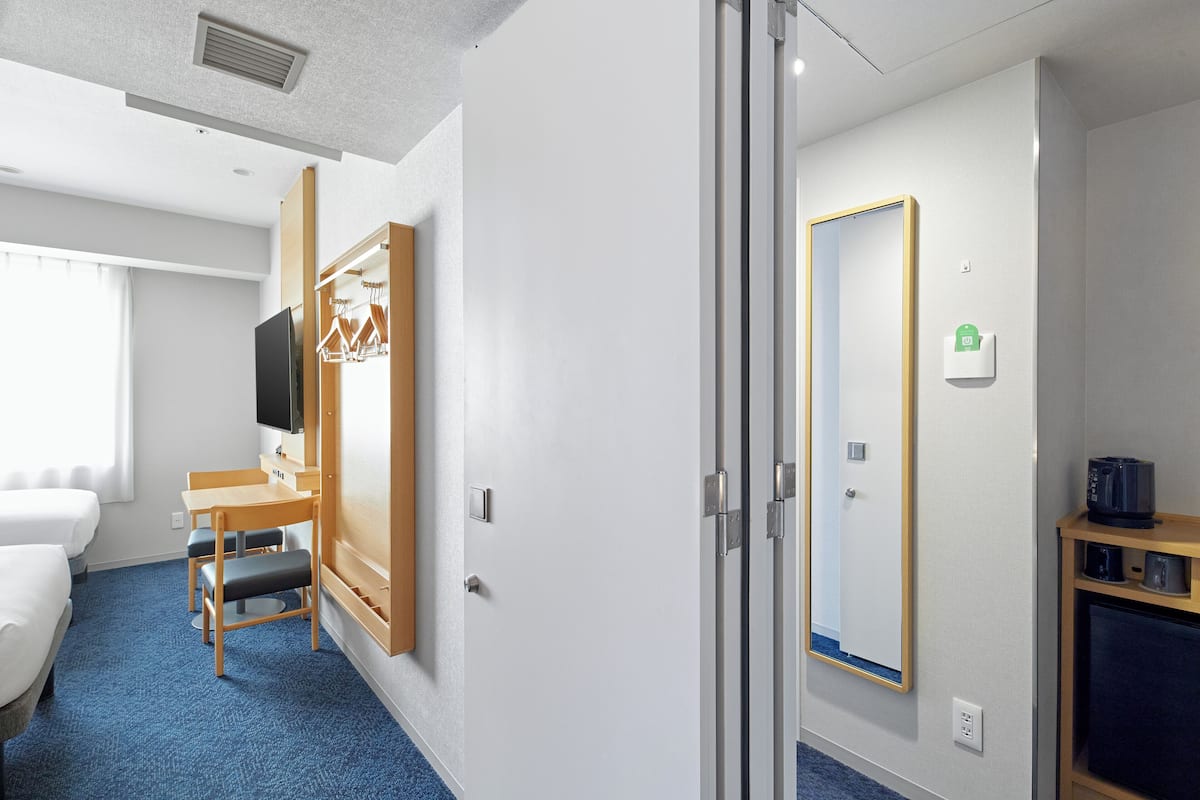 Quarto, para não fumantes (Connecting) | Wi-Fi de cortesia, roupa de cama