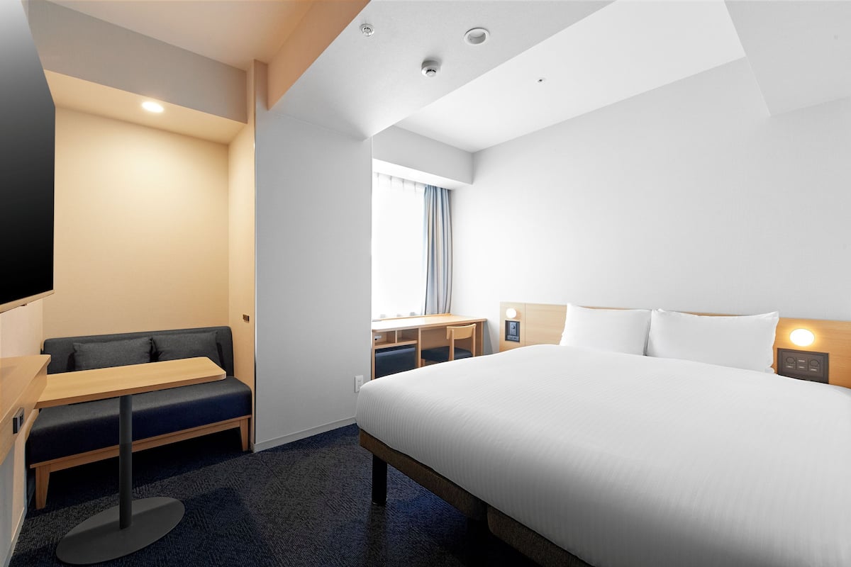 Wi-Fi de cortesia, roupa de cama