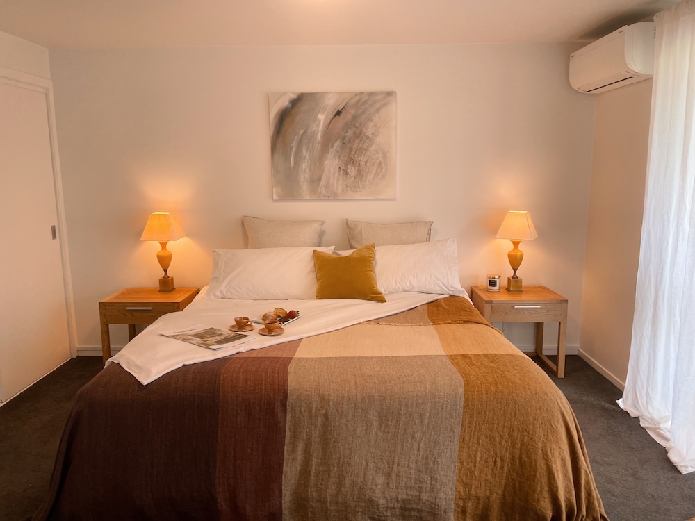 Self-contained Luxury Apartment Just 5 Mins Walk To Matakana Village! - Omaha River
