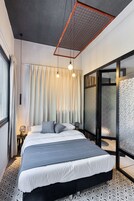 Quarto Duplo Deluxe | Minibar, com decoração personalizada, com mobília individualizada 
