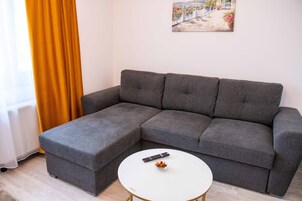 Quarto triplo clássico | Escrivaninha, Wi-Fi de cortesia, roupa de cama