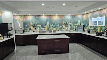 Pequeno-almoço tipo buffet diário incluído