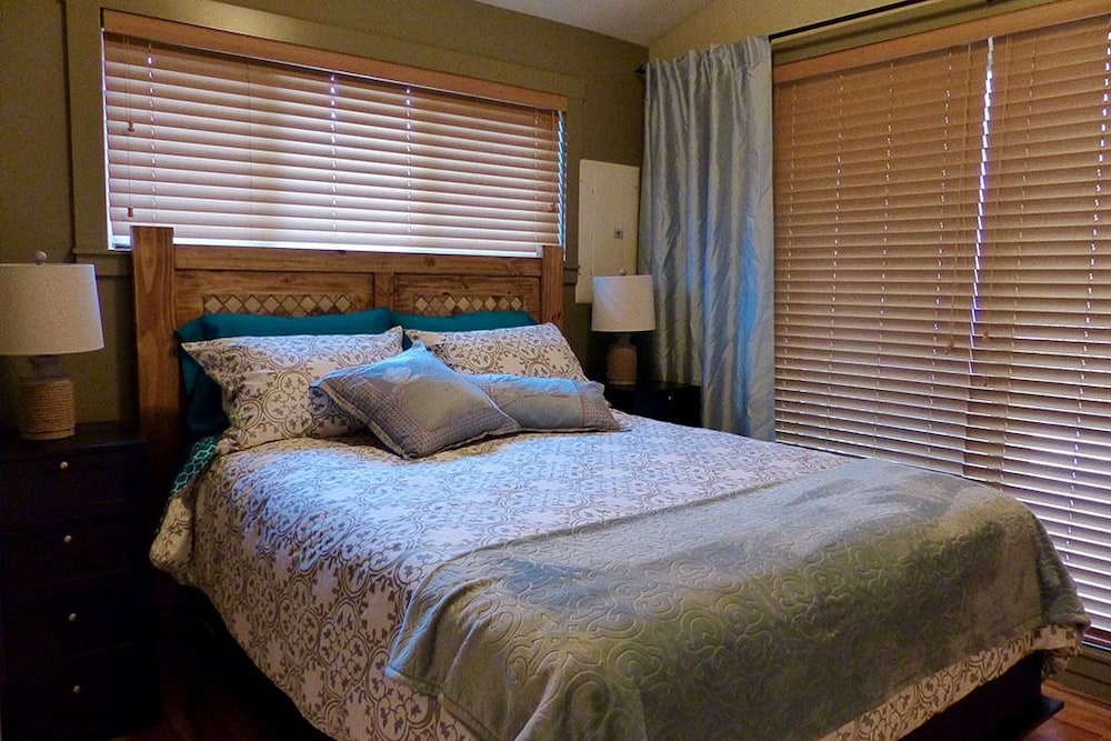 1br - Pet Friendly - Sleeps 4 - Hot Tub - Port Renfrew