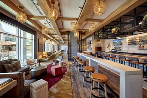 2 restaurantes: opção de café da manhã, almoço e jantar