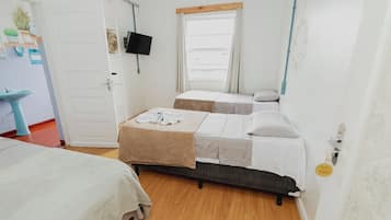 Triplo sem AC | Wi-fi grátis, roupa de cama fornecida