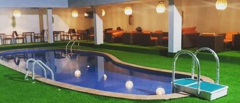 Bar à beira da piscina
