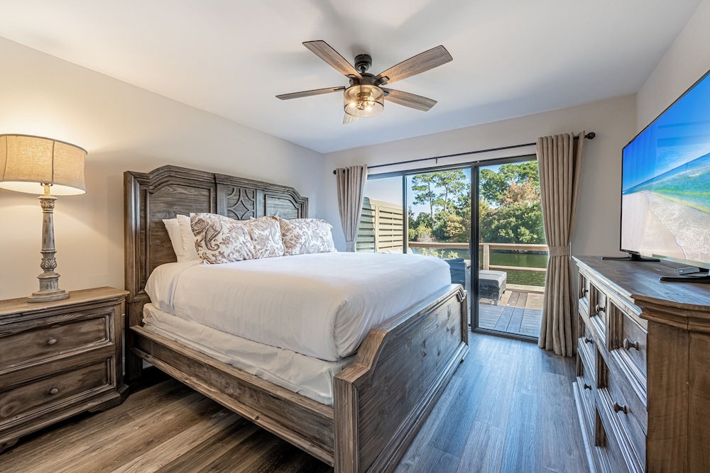 6-Seat Golf Cart ~ Lakefront ~ Private Patio - Miramar Beach | Vrbo