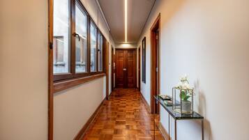 Apartamento | 4 quartos, ferro/tábua de engomar, Wi-fi