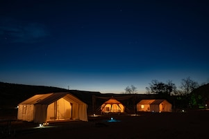 Minibar, com decoração personalizada, com mobília individualizada 