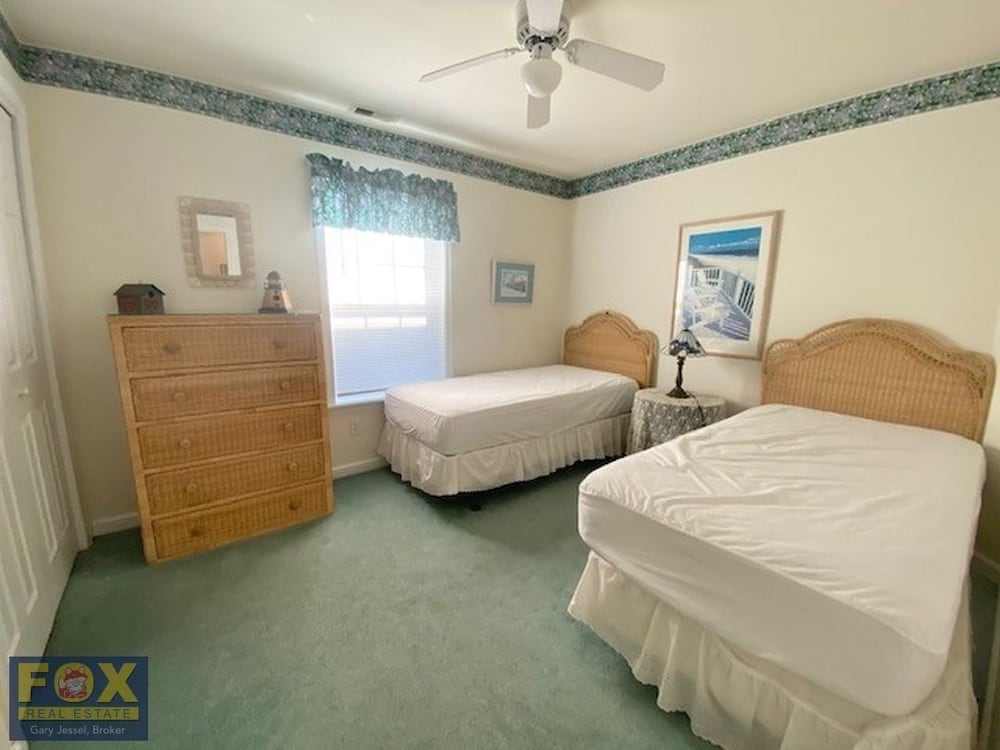 Top Floor Ocean View On 2nd Street - Sea Isle City, NJ