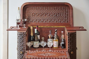 Estúdio | Camas de colchão pillowtop, minibar com produtos grátis