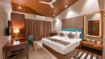 Quarto luxo | 1 quarto, frigobar, cofres nos quartos, escrivaninha