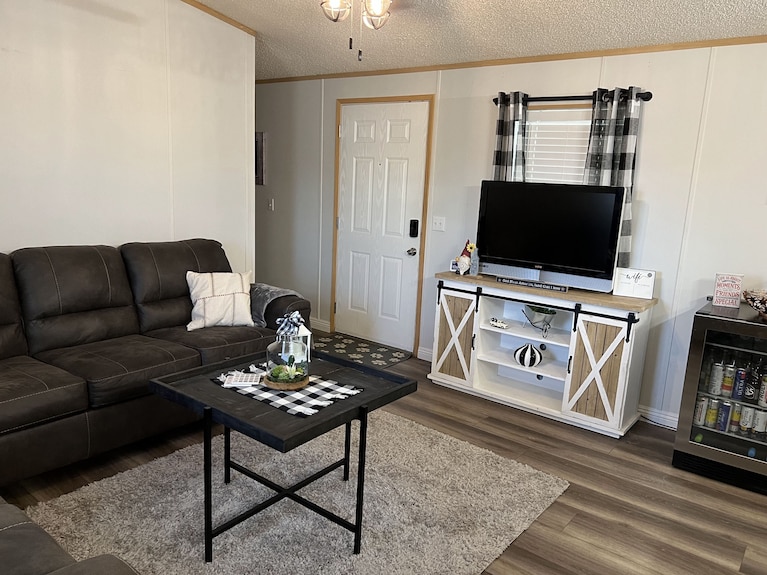 Beautifully Remodeled 2bed/2ba In Willow Valley With Lots Of Parking - Arizona