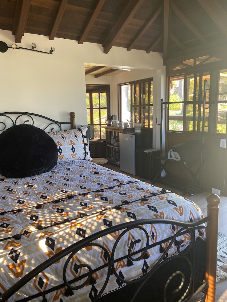 Gazebo W/ Queen Bed, Bathroom , Kitchenette And Views Omg! - Vista, CA