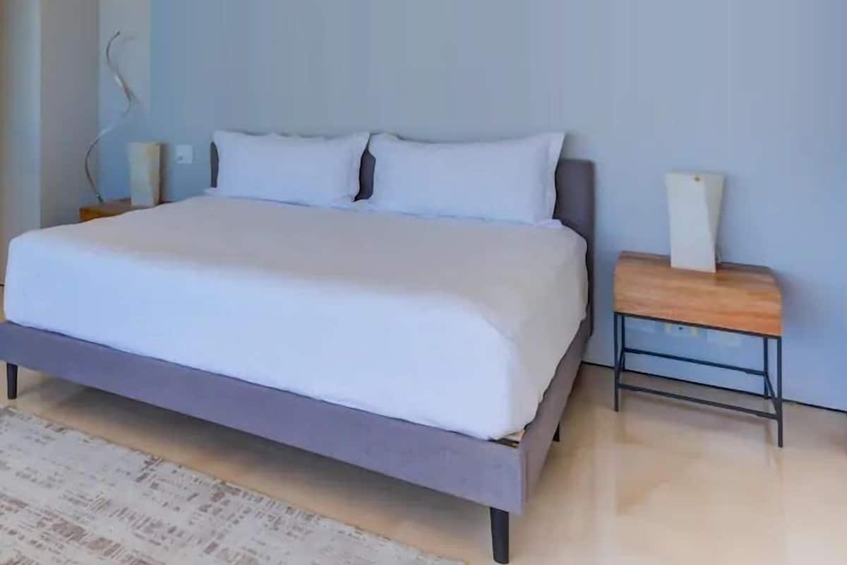 Condo conforto | 2 quartos, Wi-Fi de cortesia, roupa de cama