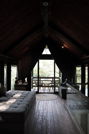 Bangalô luxo | 1 quarto, frigobar, cofres nos quartos, escrivaninha