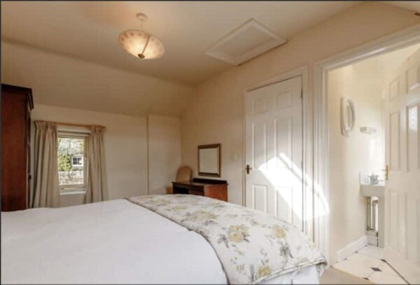 Swimming Pool & Dog Friendly Peak District Cottage - Leek