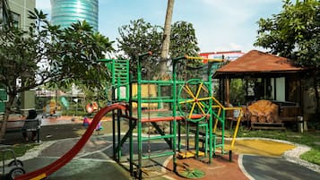 Área de recreio para crianças (ao ar livre)