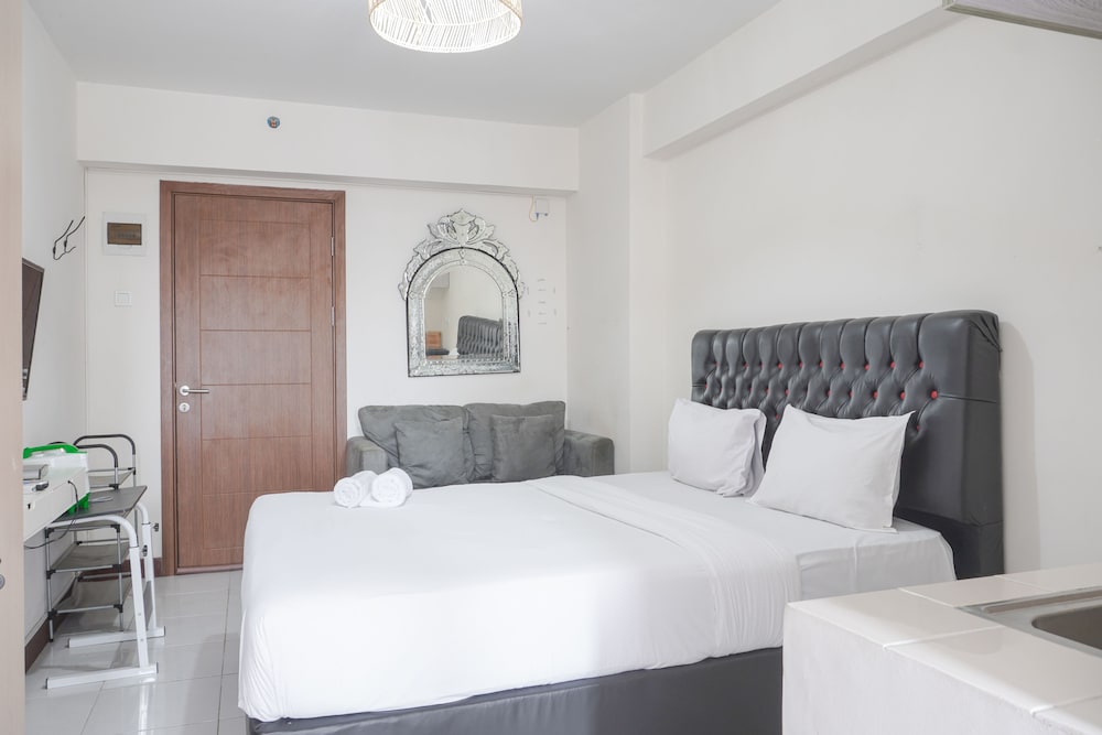 Warm And Tidy Studio At Cinere Resort Apartment - Jakarta