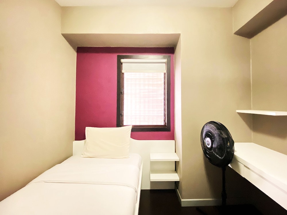 Homey 2br At Gateway Ahmad Yani Cicadas Apartment - Bandung