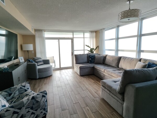 Panoramic Oceanfront ~ Stunning Views ~ Great Location - Myrtle Beach
