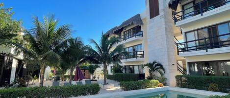 Condo, 2 quartos, para fumantes, sacada | Piscina | Piscina externa