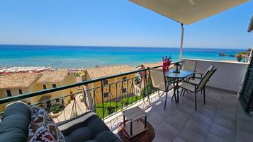 Apartamento, 1 quarto, fumadores, varanda | Refeições ao ar livre