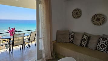 Apartamento, 1 quarto, fumadores, varanda | Sala de estar