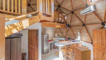 Domo El Capitan | Cozinha privada | Geladeira grande, fogão, liquidificador