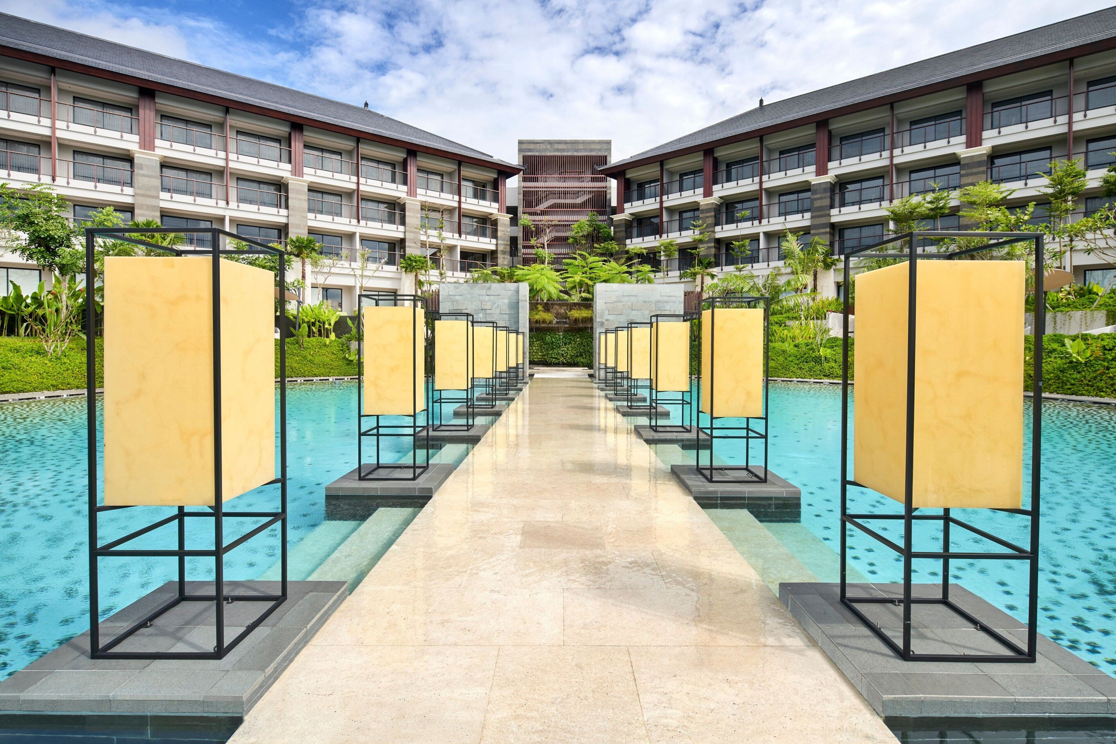 4 piscinas externas, barracas de cortesia, guarda-sóis