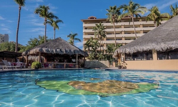 Experience The Best Of Cabo At Our Luxurious Condo - 5 Minutes From Medano Beach - Cabo San Lucas