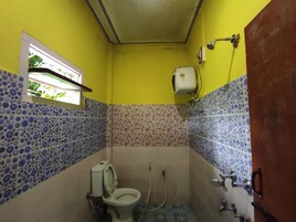 Um polibã, toalhas fornecidas 