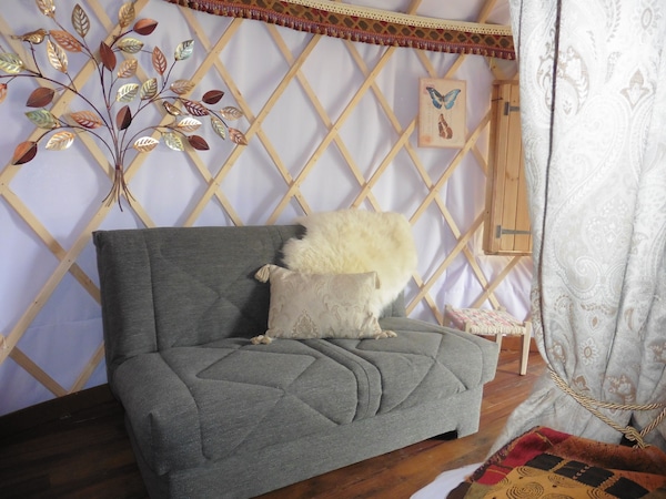 The Yurt - A Modernised Yurt With Four Poster Bed And Bathroom - Burnham-on-Sea