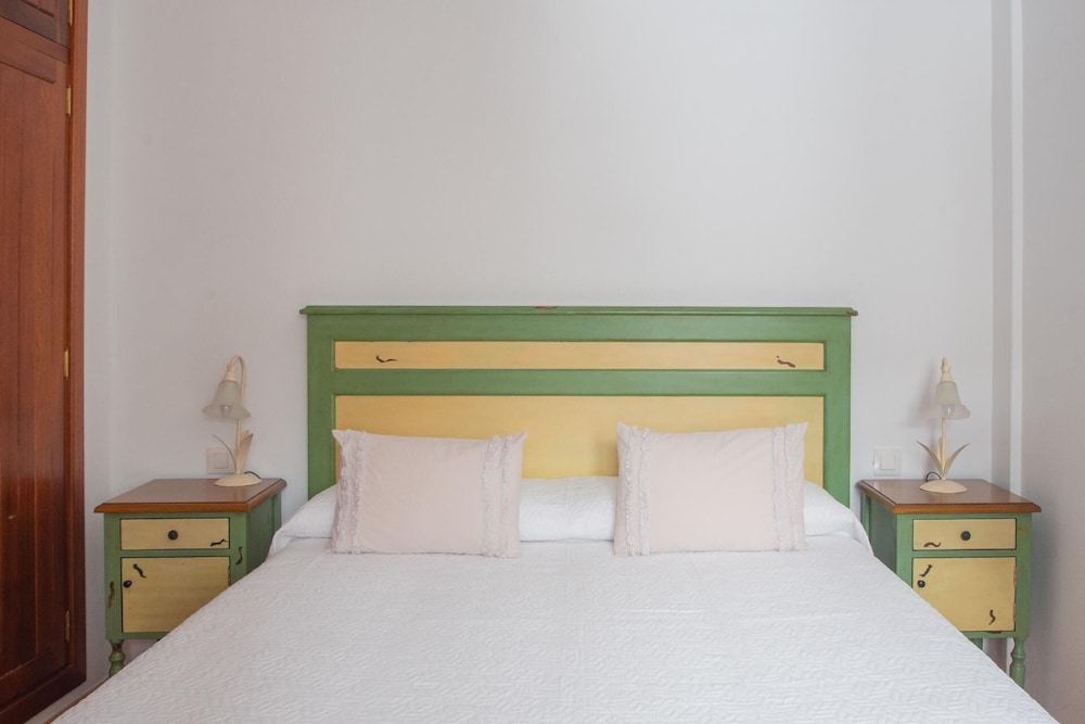 Holiday Apartment Caleta De Famara For 1 - 2 Persons With 1 Bedroom - Row House - Lanzarote