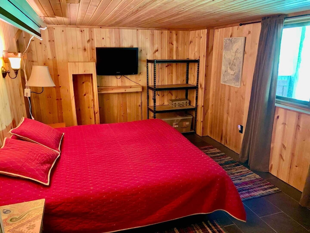 Beautiful Log Cabin 11ac. 4 br. 2.5 ba. on snowmobile trails in ...