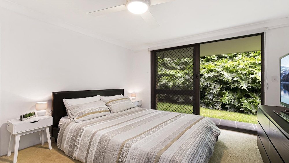 Terrigal Bay #19 | Pool , Short Walk To Beach | Accom Holidays - Avoca Beach