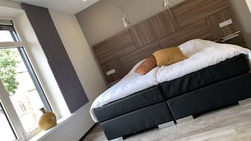 Quarto Comfort | Cofre no quarto, secretária