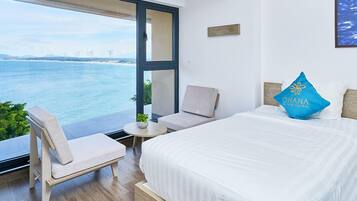 Suíte família, vista para o oceano | Roupas de cama premium, camas Select Comfort, frigobar, escrivaninha