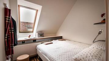 Quarto Duplo Económico | Cofre no quarto, Wi-fi grátis, roupa de cama fornecida