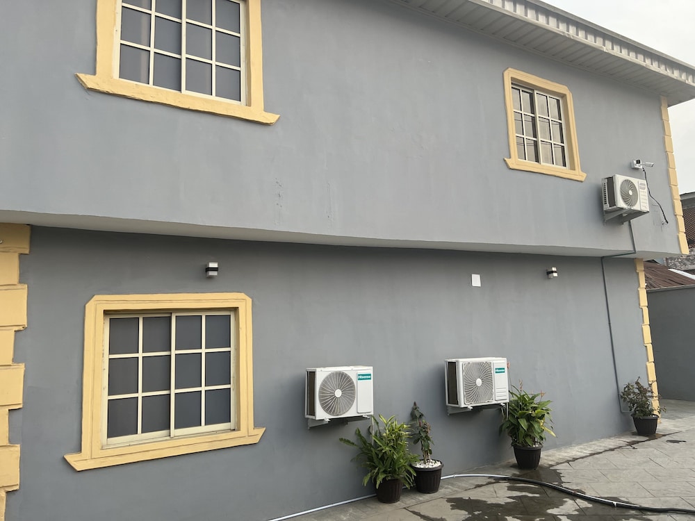 Thapunchline Apartments & Hotels - Lagos
