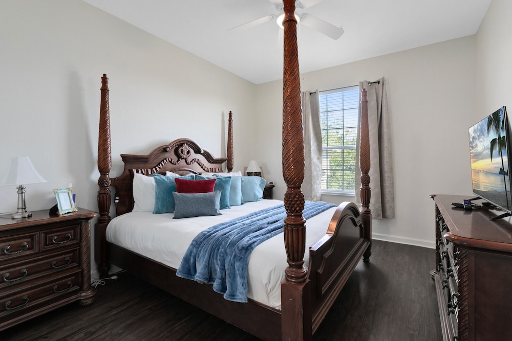 Last Minute Disney Getaway! Private Pool, Hot Tub & Games Room. Book ...