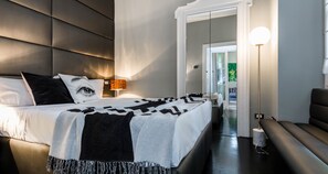 Apartamento | Secretária adequada para computadores portáteis, ferro/tábua de engomar 