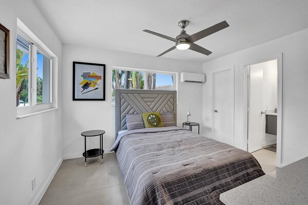 Lauderdale Waterfront Luxe Guesthouse, Sleeps 8 - Wilton Manors, FL