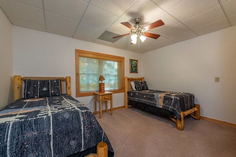 Eagle Landing At Rumbling Bald - Lake Lure, NC