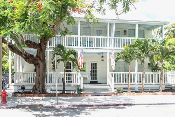 The Porch On Frances Inn - Key West, FL
