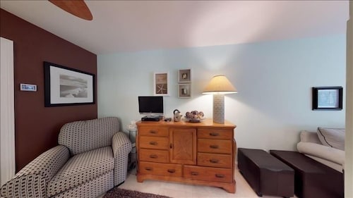 Driftwood Landing 14- Isles Of Capri Vacation Resort. - Marco Island, FL